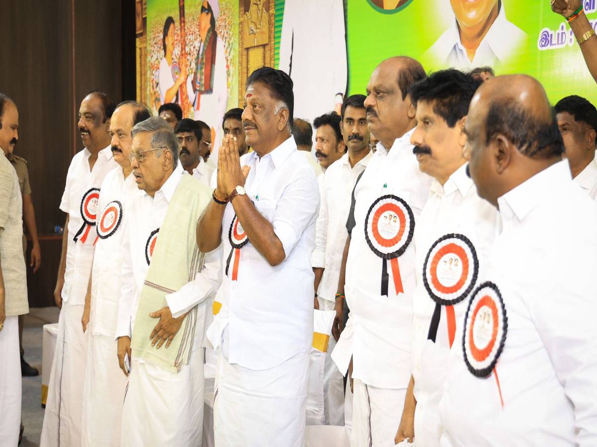 அதிமுக சின்னம், கொடி, பெயரை பயன்படுத்தக் கூடாது.. ஓ பிஎஸ்சுக்கு ...