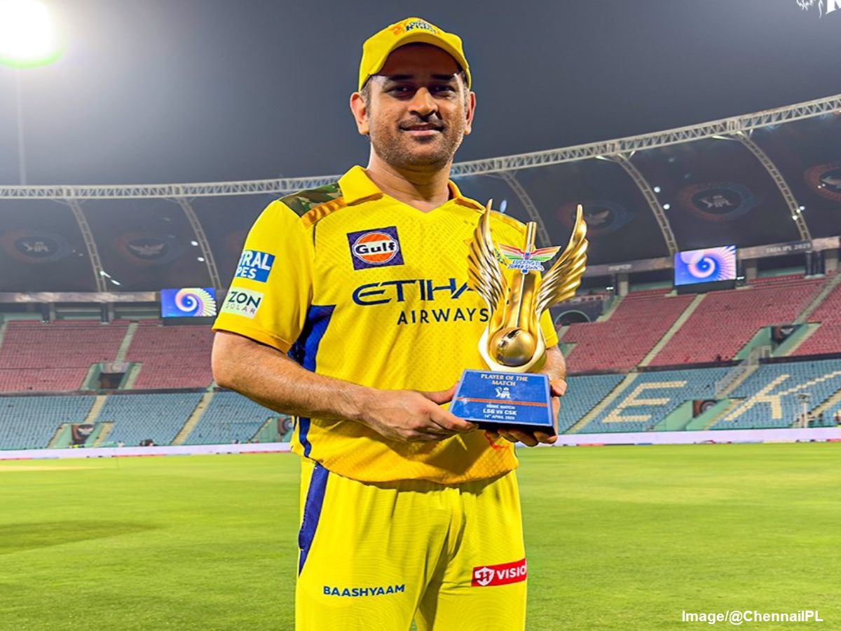 அதிக வயதில் ஆட்ட நாயகன் விருதை வென்ற மகேந்திர சிங் தோனி - Thentamil